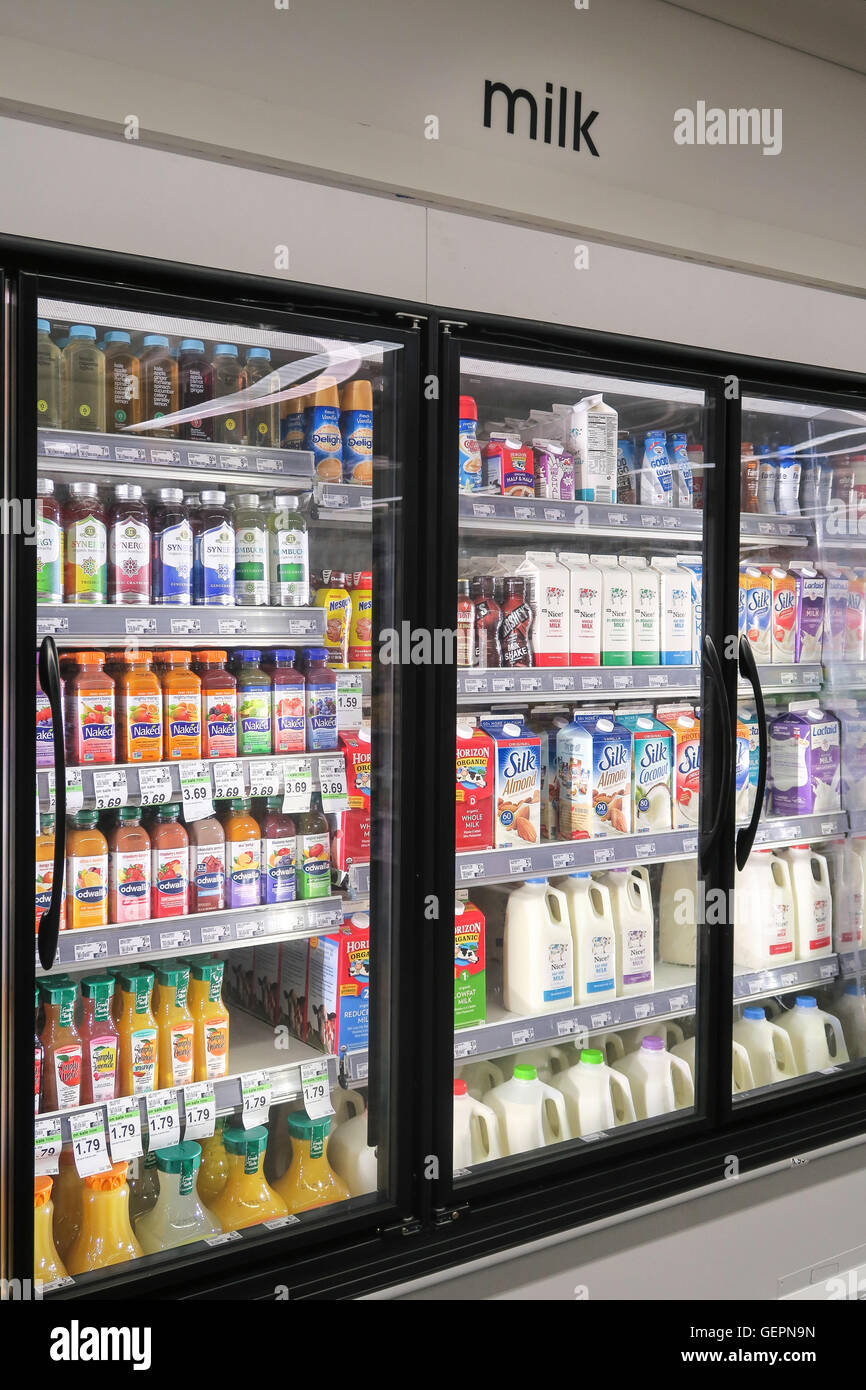 Walgreens pharmacy drugstore interior inside hi-res stock photography ...