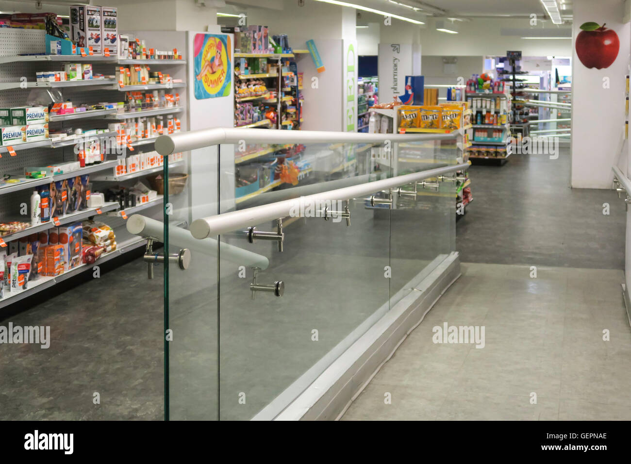 Walgreens pharmacy drugstore interior inside hi-res stock photography ...
