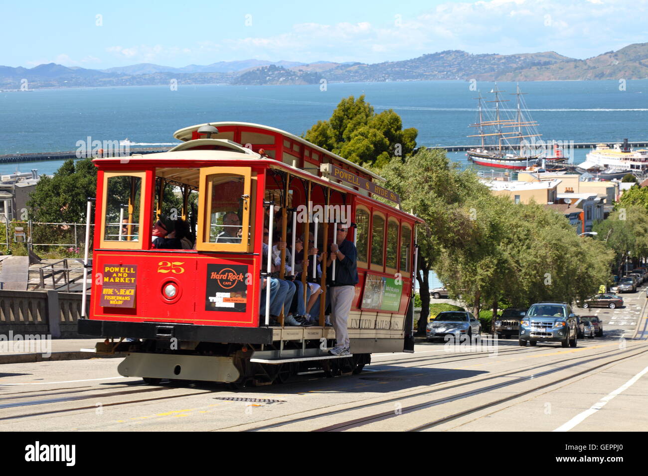 geography / travel, USA, California, San Francisco, Cable Car in the ...