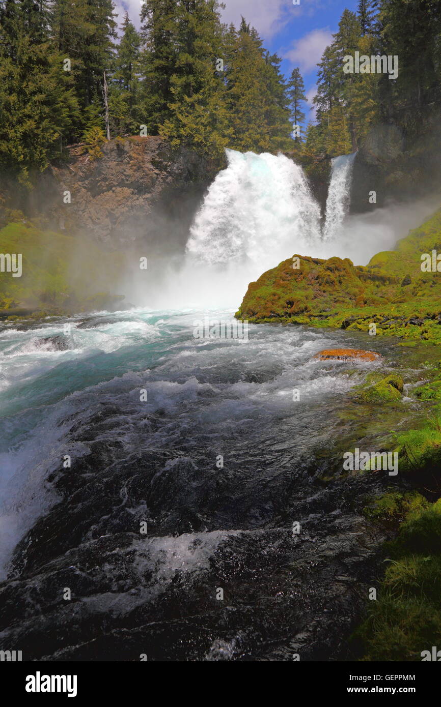 Oregon cascade range rivers hi-res stock photography and images - Alamy