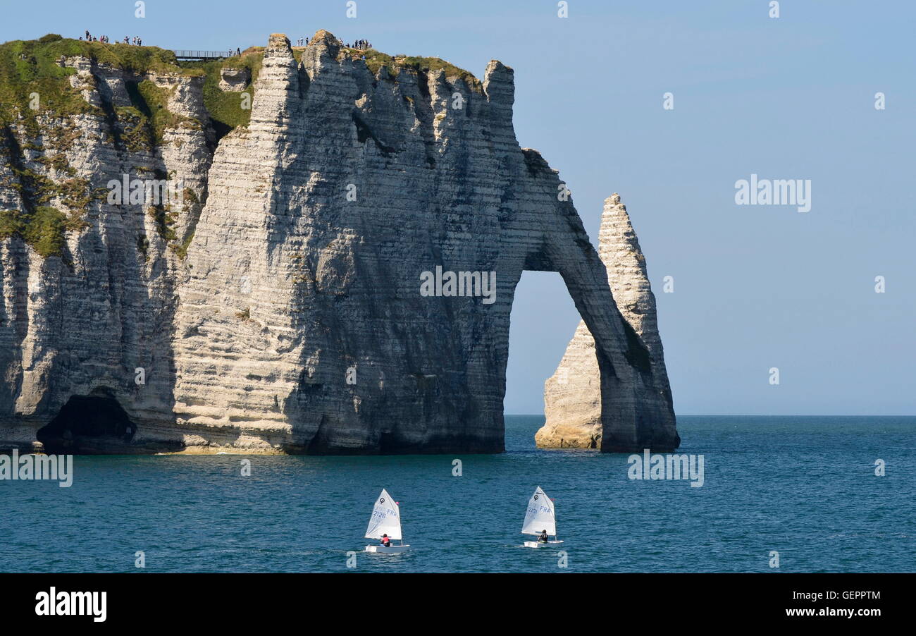 Natural arches etretat hi-res stock photography and images - Alamy
