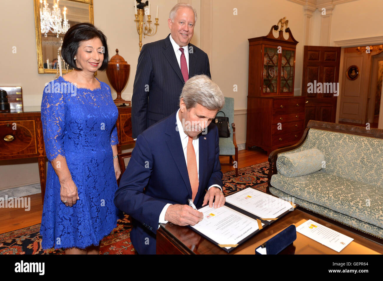 Ambassador Shannon and Mrs. Shannon Watch as Secretary Kerry Signs the ...