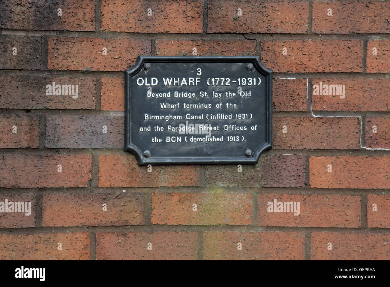 Signs wharf hi-res stock photography and images - Alamy
