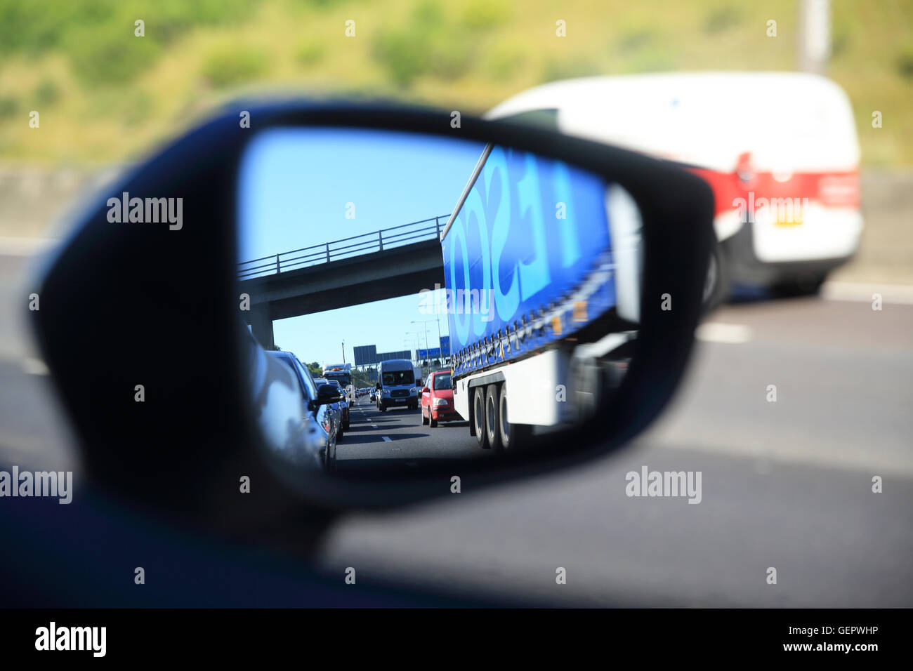Lorry wing mirror hi-res stock photography and images - Alamy