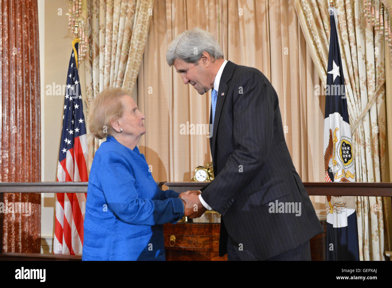 Secretary Kerry Thanks Former Secretary Albright for Introduction ...