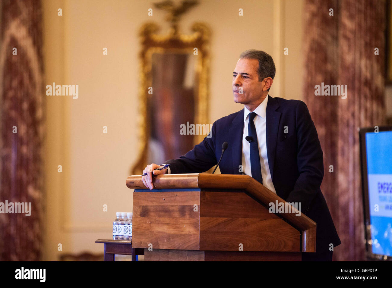 Stengel hi-res stock photography and images - Alamy