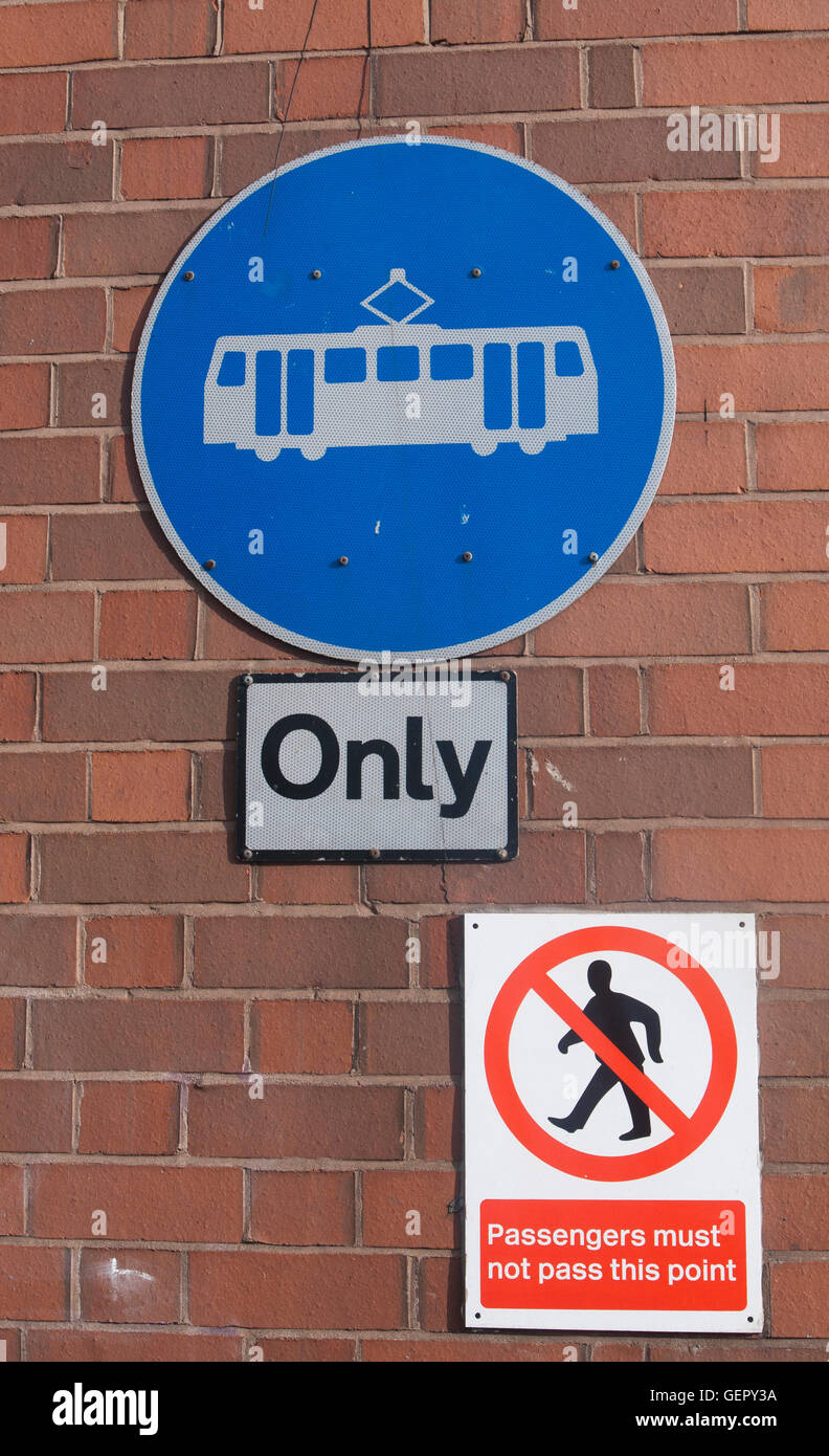 Safety wall hi-res stock photography and images - Alamy