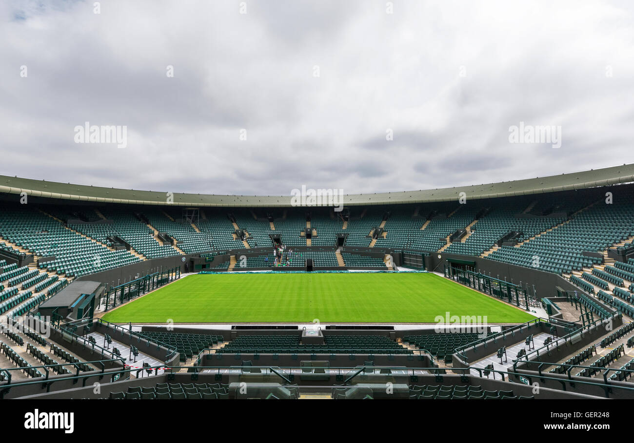 Visiting Central Wimbledon Court Stock Photo - Alamy