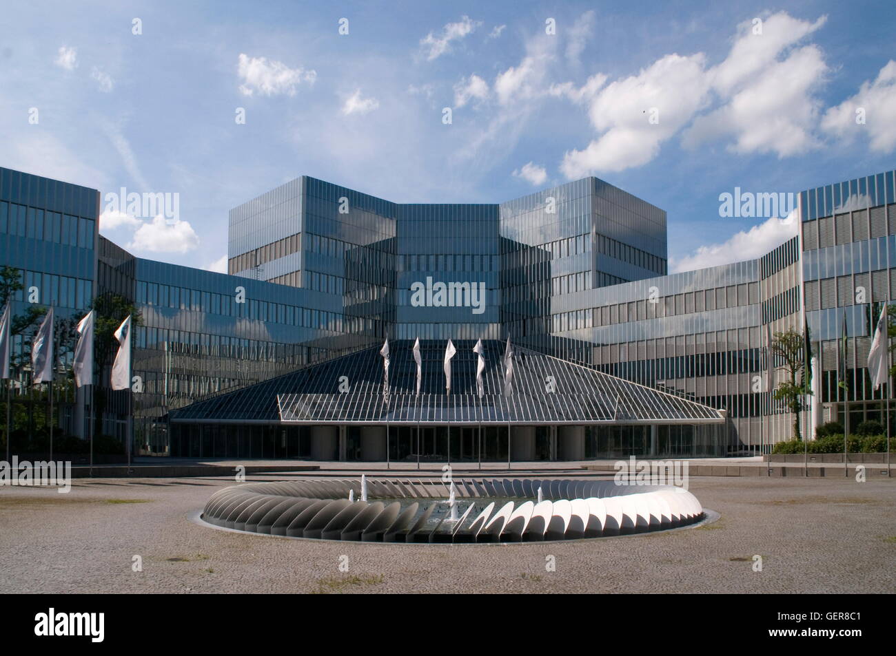 Bmw innovation center hi-res stock photography and images - Alamy