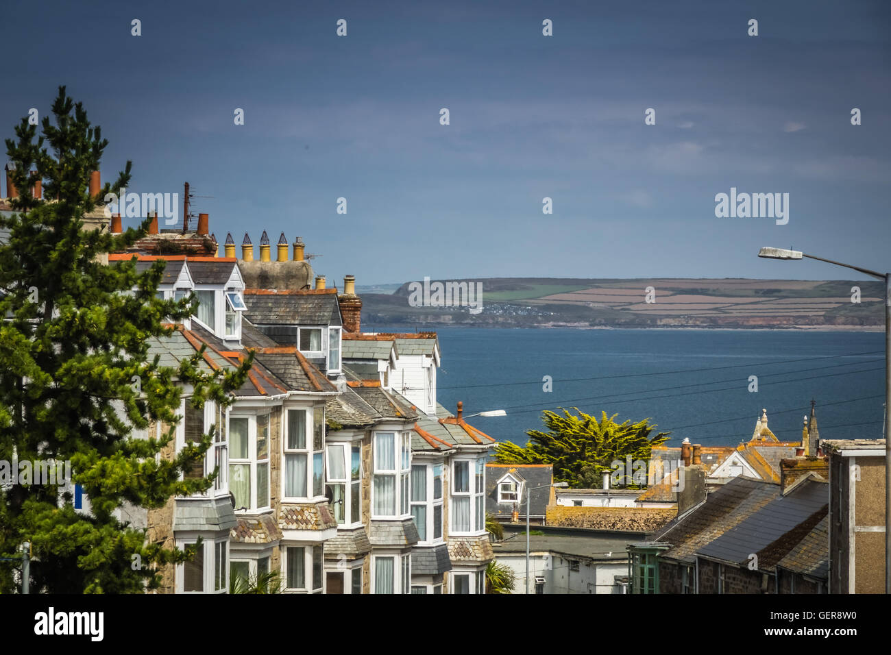 Cornwall town street view sea hi-res stock photography and images - Alamy