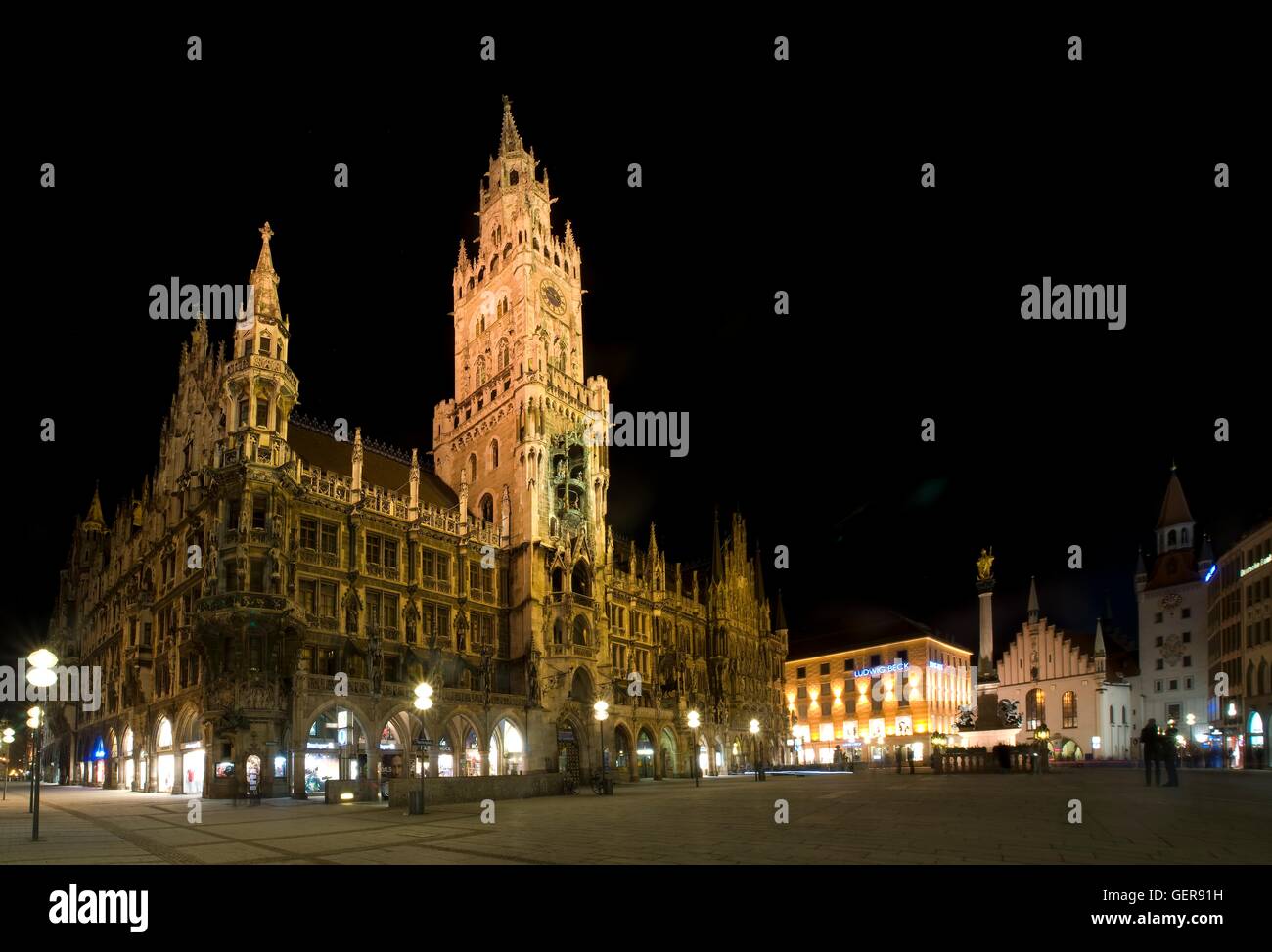 geography / travel, Germany, Bavaria, Munich, Marienplatz (square), New ...