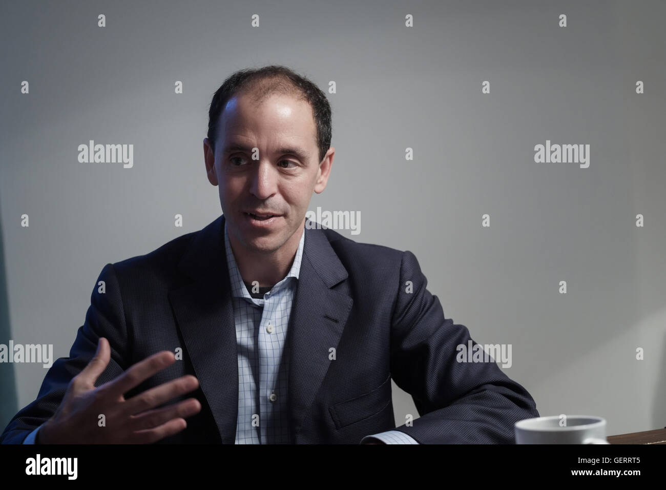 Airbnb management hi-res stock photography and images - Alamy