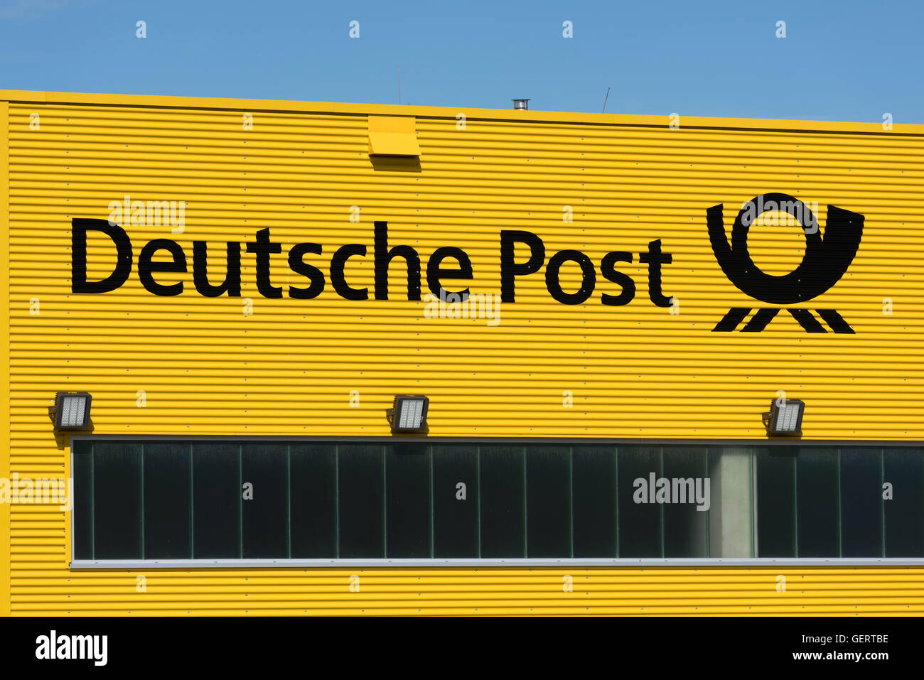 Berlin germany deutsche post dhl hi-res stock photography and images ...