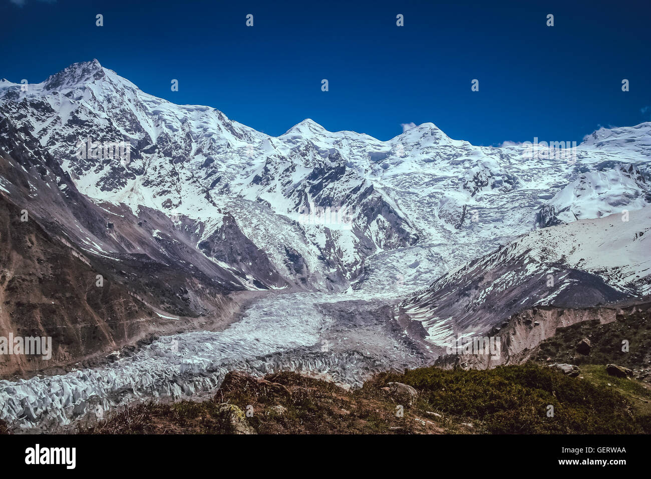 Nanga parbat mountain glacier view hi-res stock photography and images ...