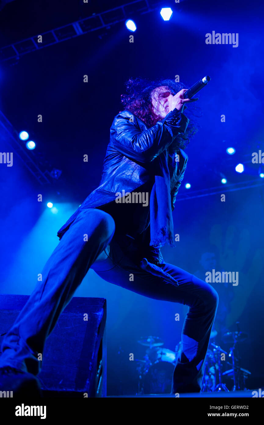 Extreme singer hi-res stock photography and images - Alamy
