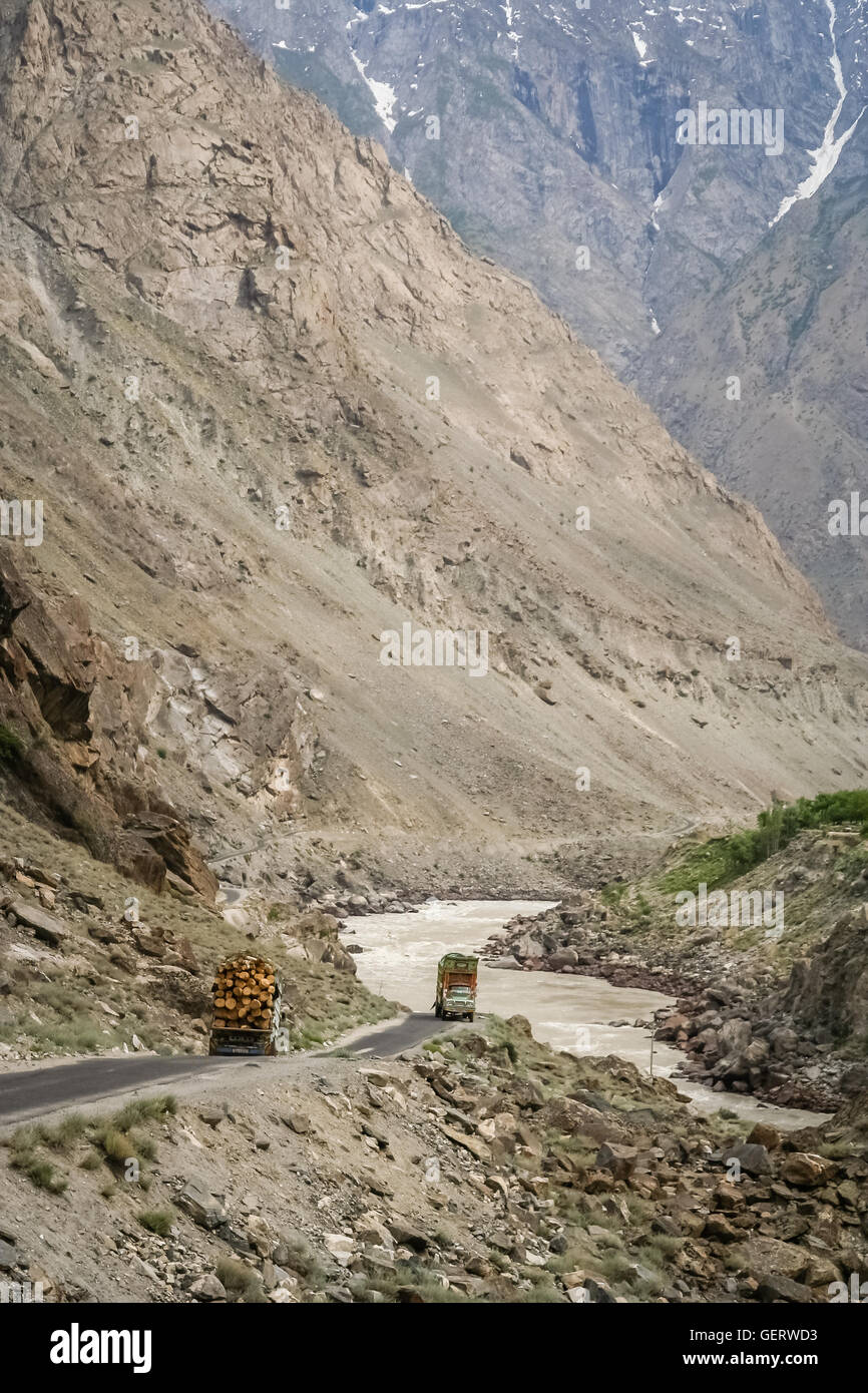 Pakistan gilgit truck High Resolution Stock Photography and Images - Alamy