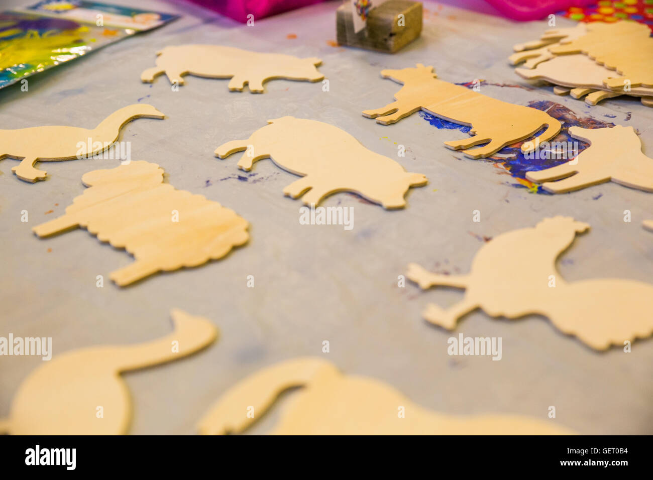 Cut out farmyard animal craft shapes Stock Photo - Alamy