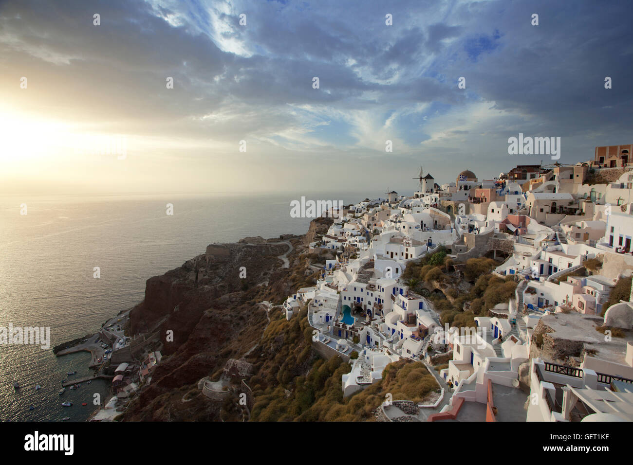 Oia castle and greece and sunset hi-res stock photography and images ...