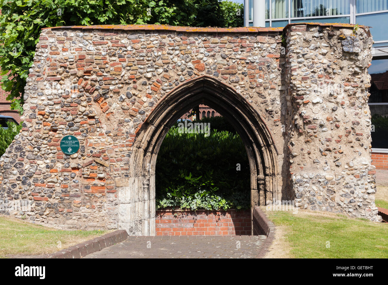 boundry wall with plaque Stock Photo - Alamy