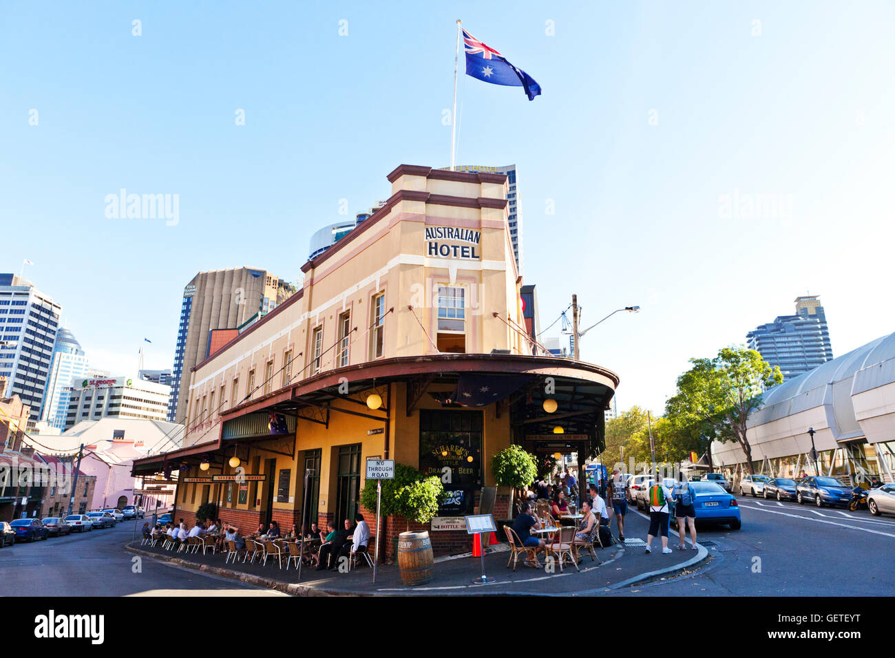 A view of a traditional Australian Hotel pub and bar Stock Photo - Alamy