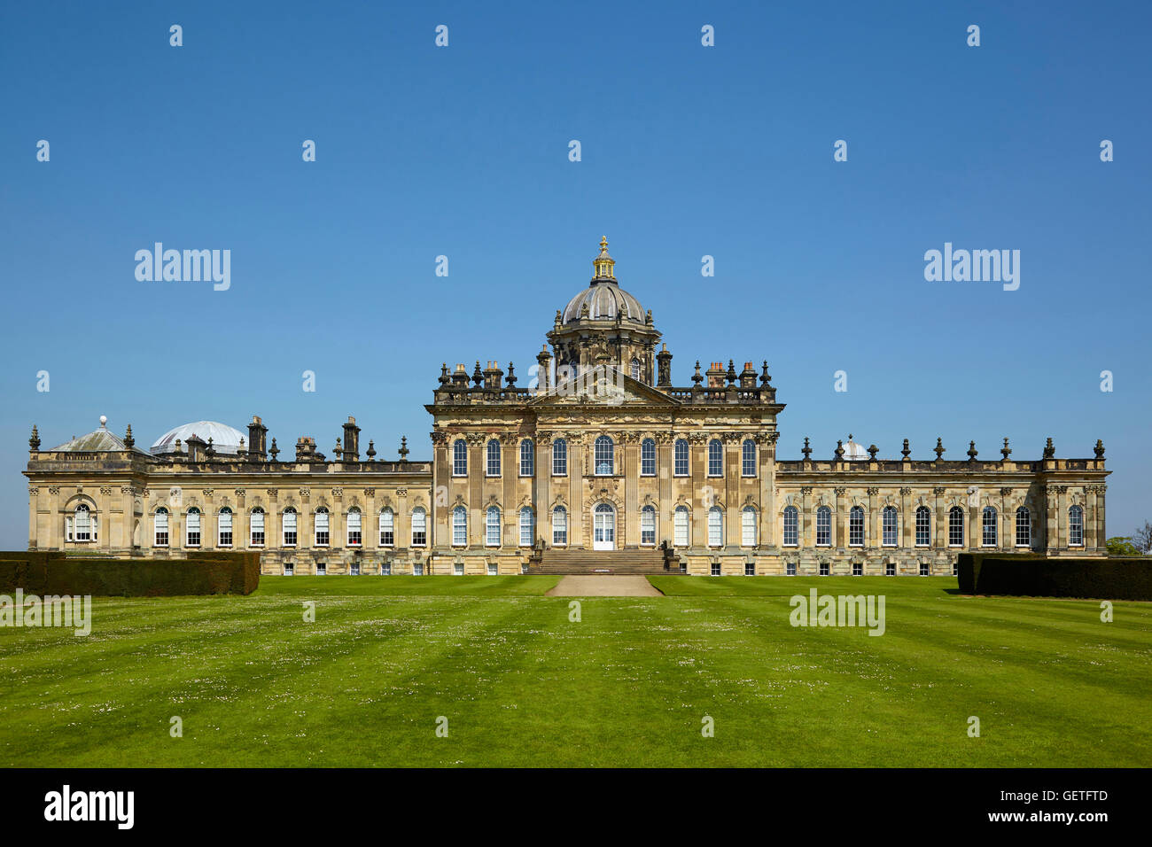Castle howard garden hi-res stock photography and images - Alamy