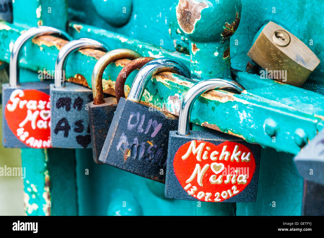 Lovers' padlocks on Tumski Bridge in Wroclaw Stock Photo - Alamy