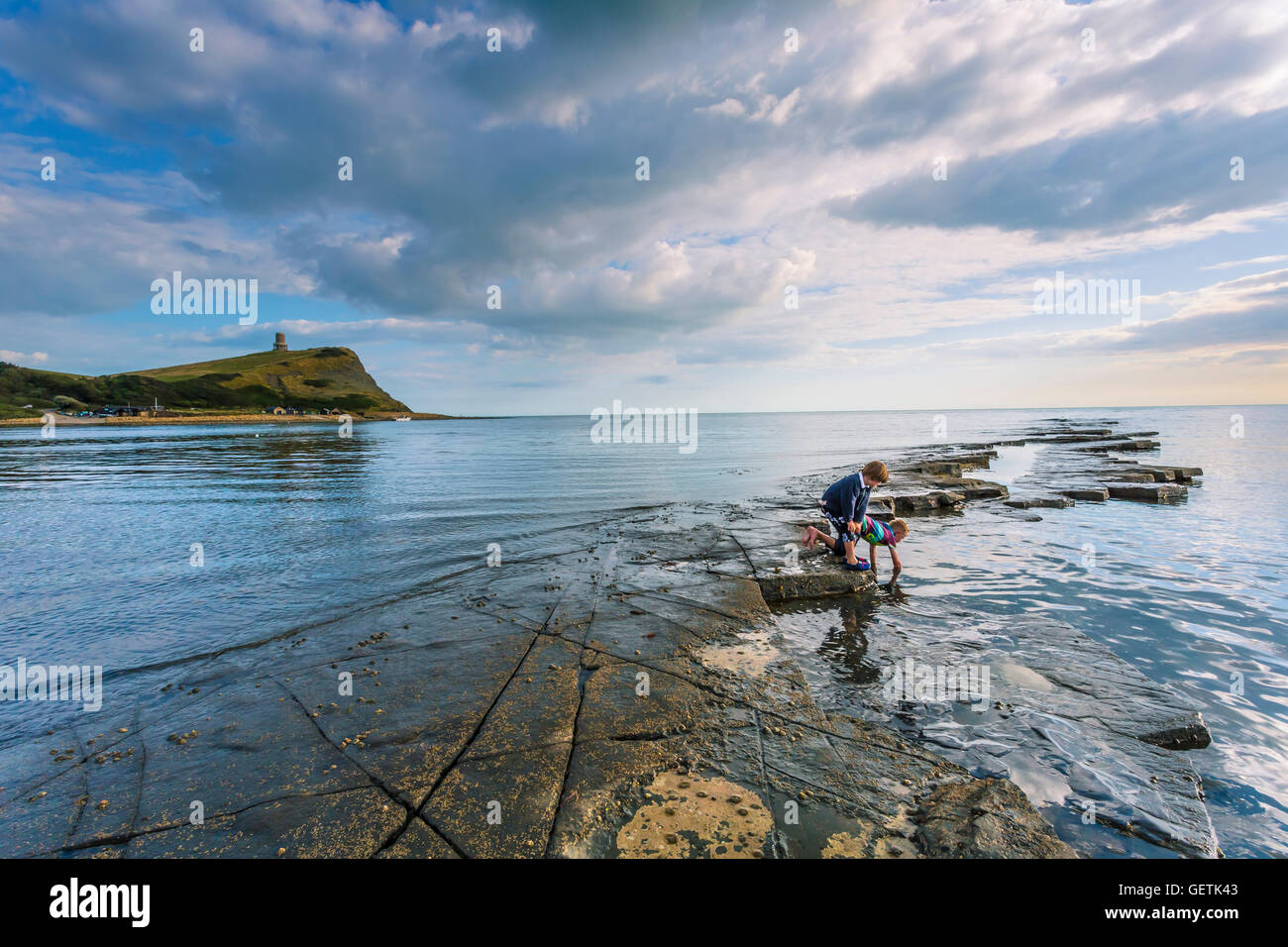 Rock pooling children hi-res stock photography and images - Alamy