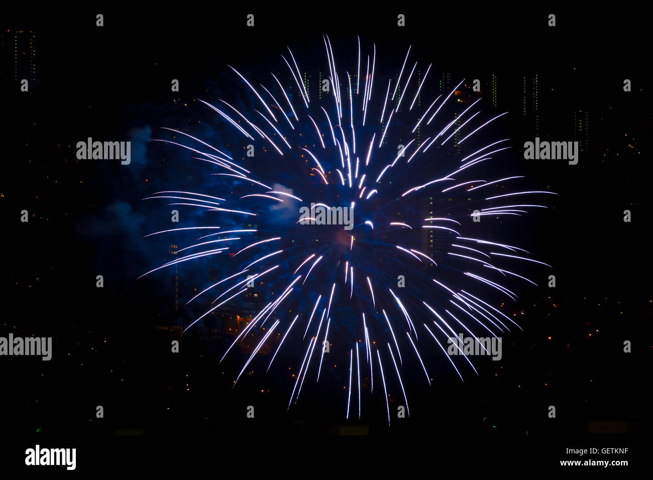 White fireworks hi-res stock photography and images - Alamy