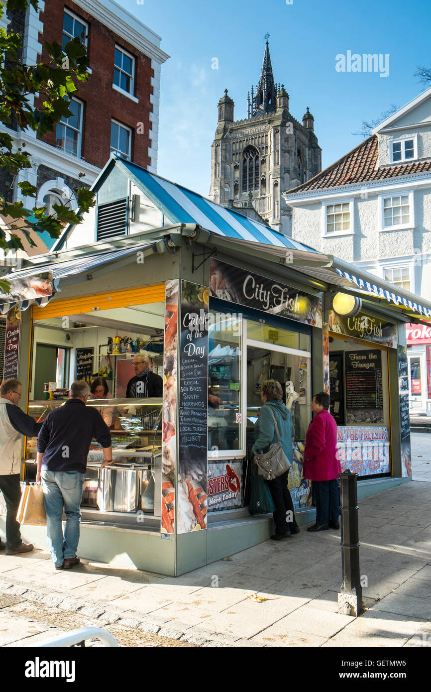 Fresh fish market stall in Norwich Stock Photo - Alamy
