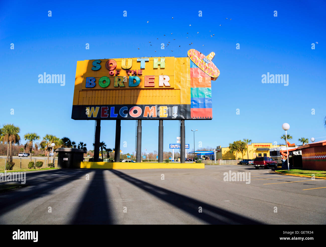 Interstate roadside hi-res stock photography and images - Alamy