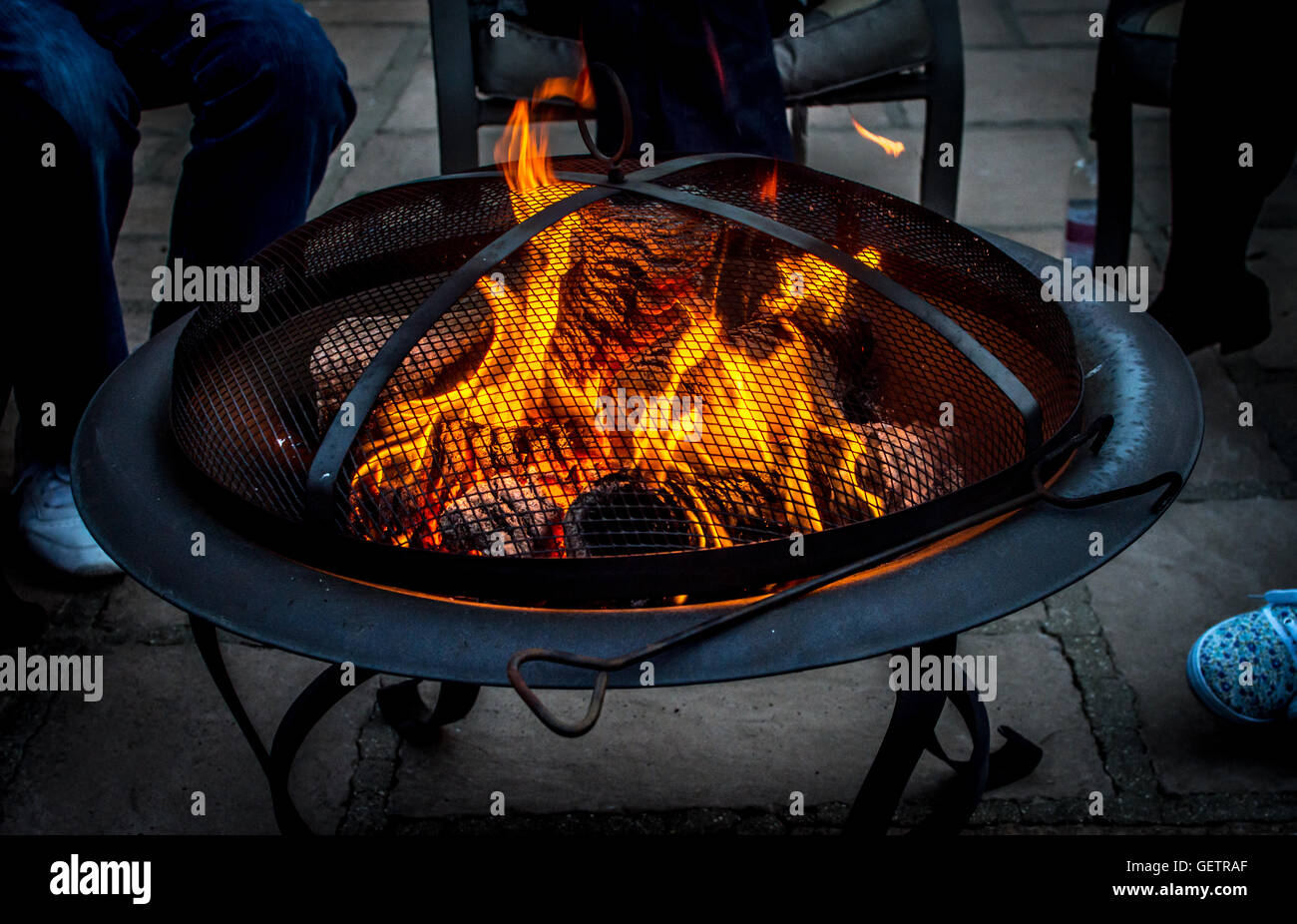 Fire pit fire hi-res stock photography and images - Alamy