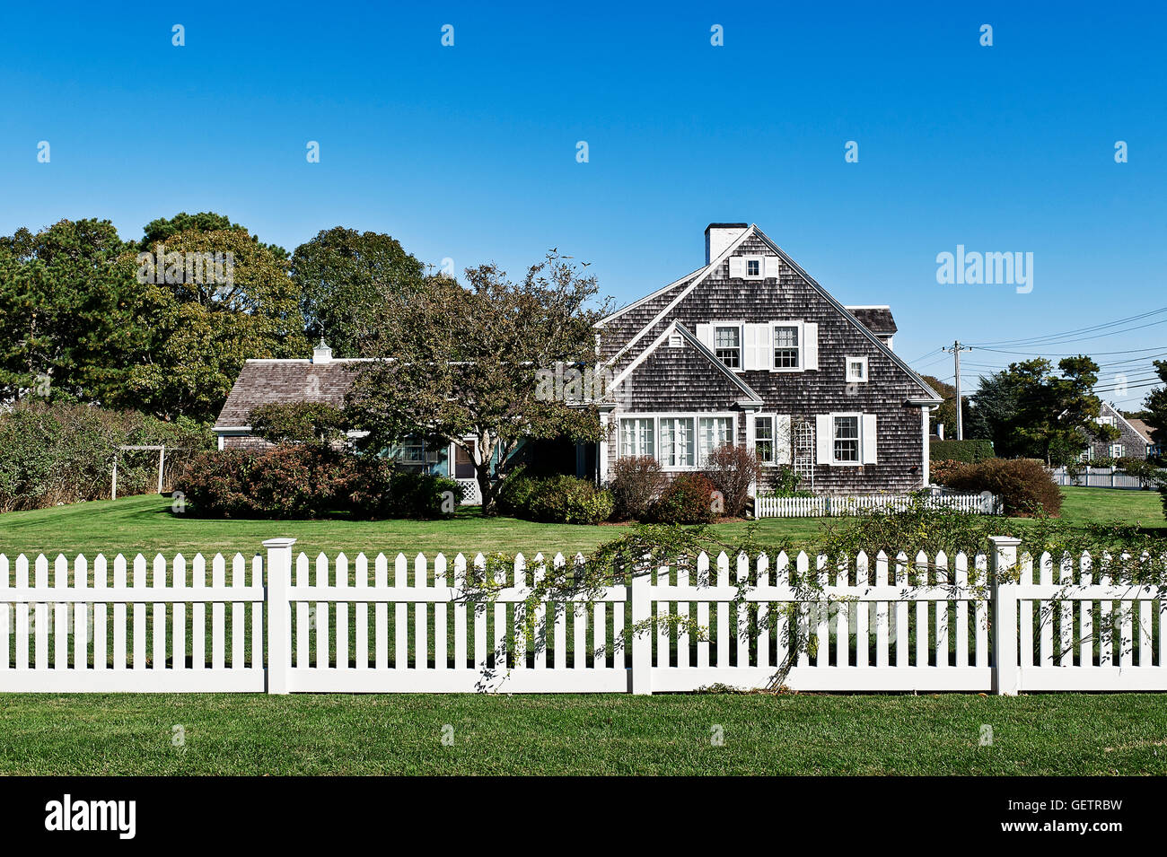 Traditional Cape Cod style house Stock Photo - Alamy