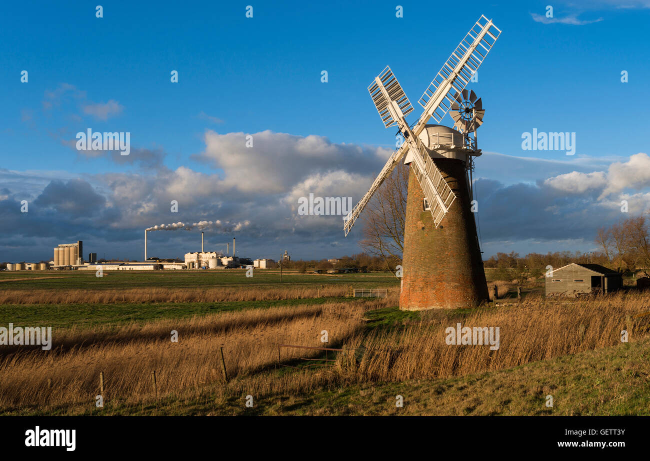 A view of Hardley Mill in the Norfok Broads Stock Photo - Alamy