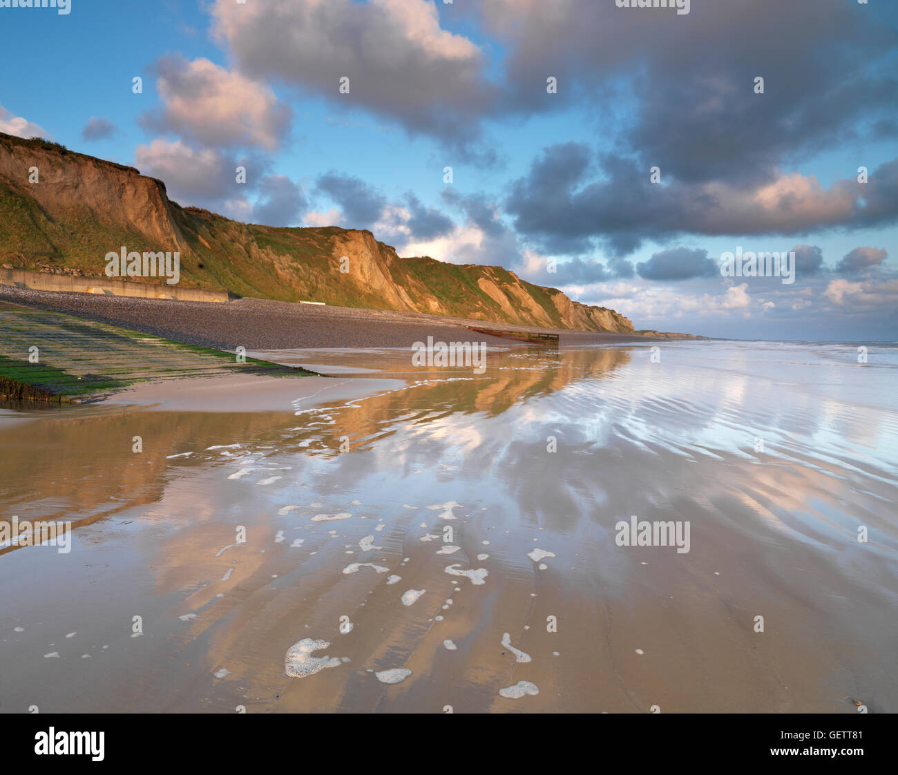 A view of the cliffs at Sheringham Stock Photo - Alamy