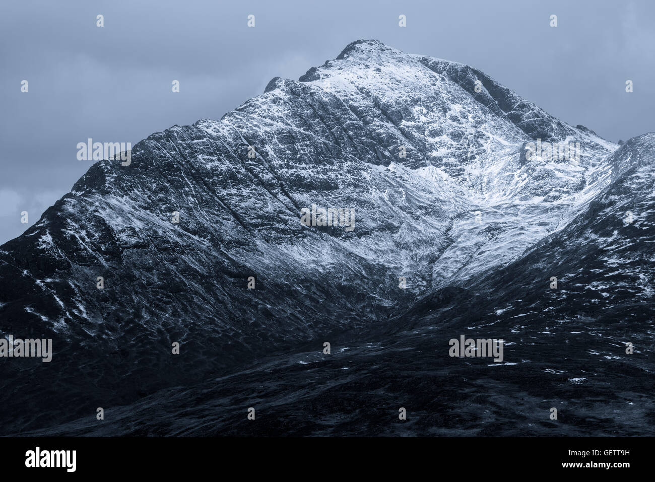 A view of the mountain Blaven on the Isle of Skye Stock Photo - Alamy