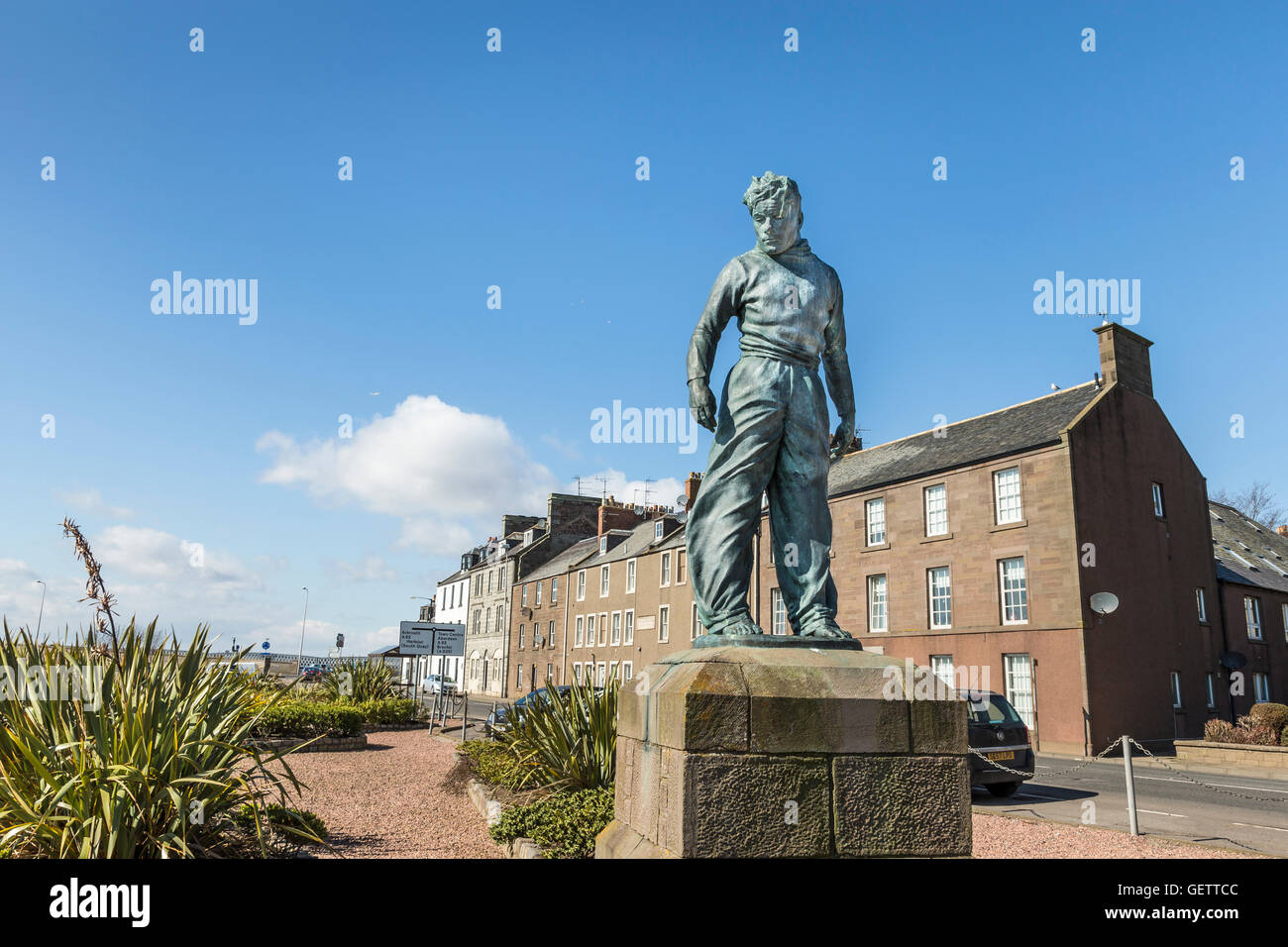 The Seafarer statue at Montrose Stock Photo - Alamy