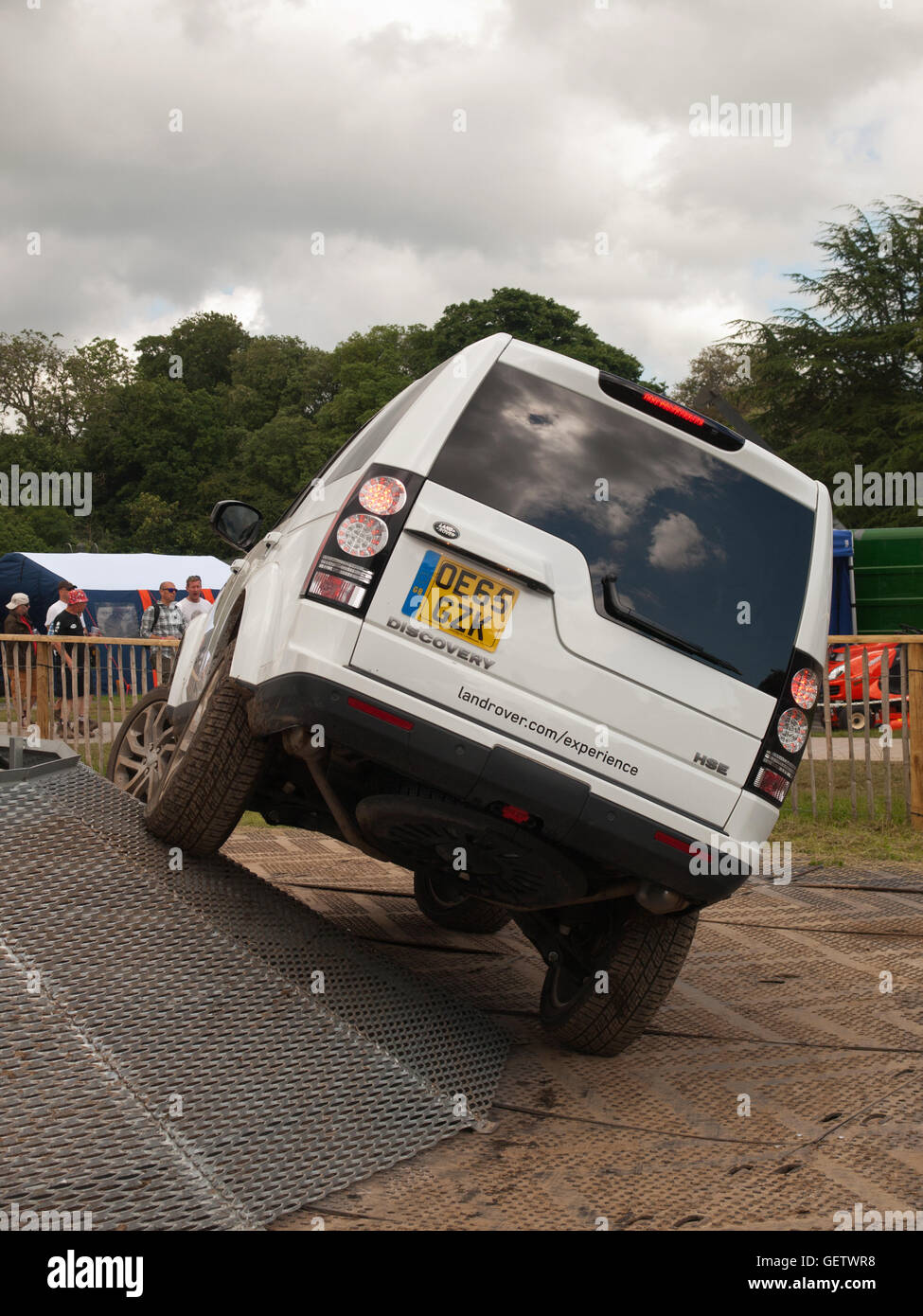 Land rover speed in hi-res stock photography and images - Alamy