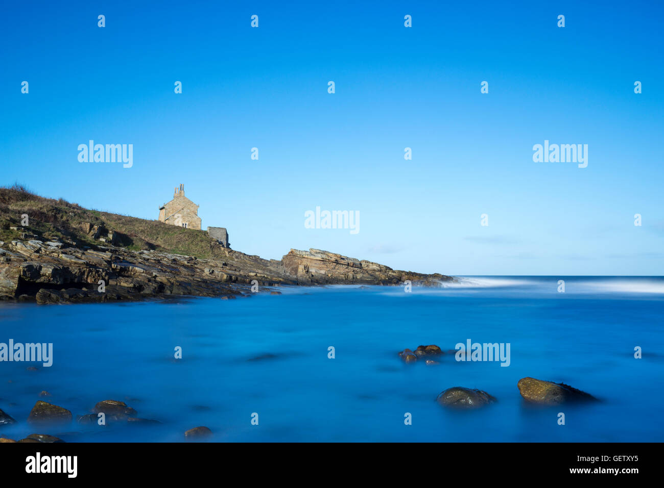 Howick bathing house on the Northumberland coast Stock Photo - Alamy