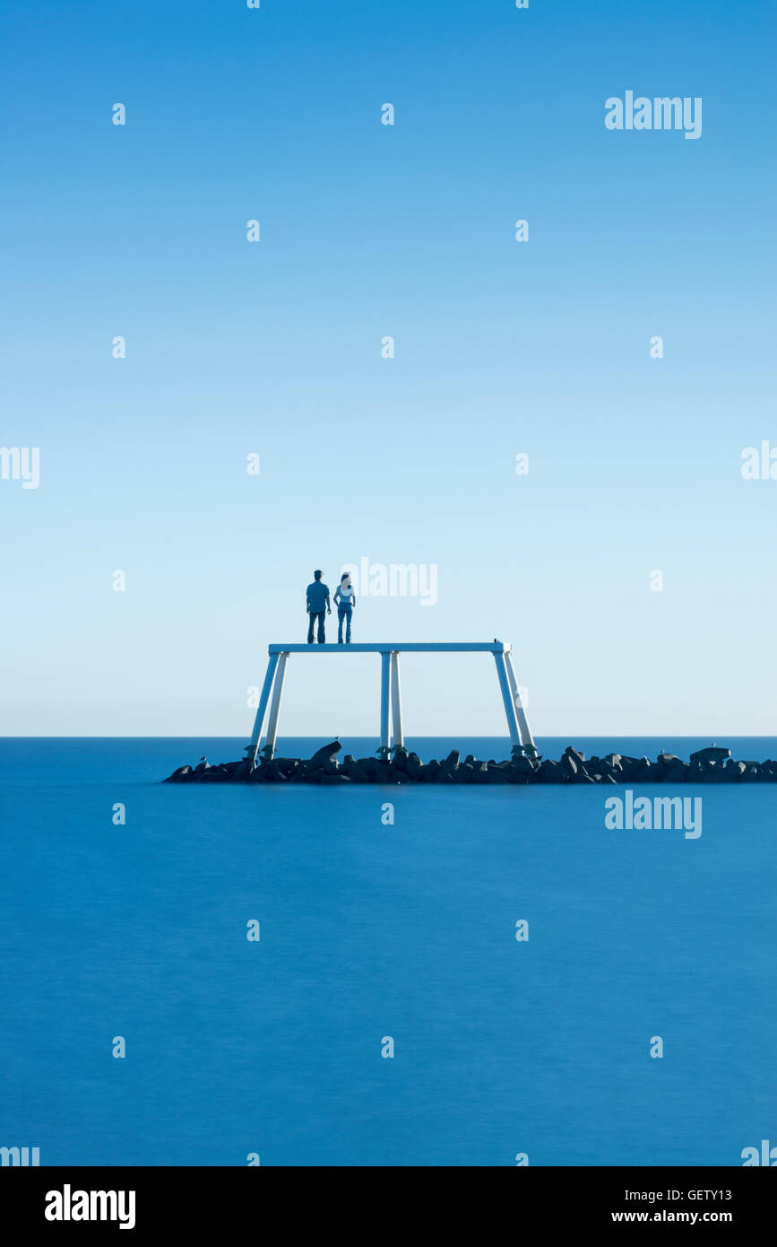 The Couple sculpture by the artist Sean Henry Stock Photo - Alamy