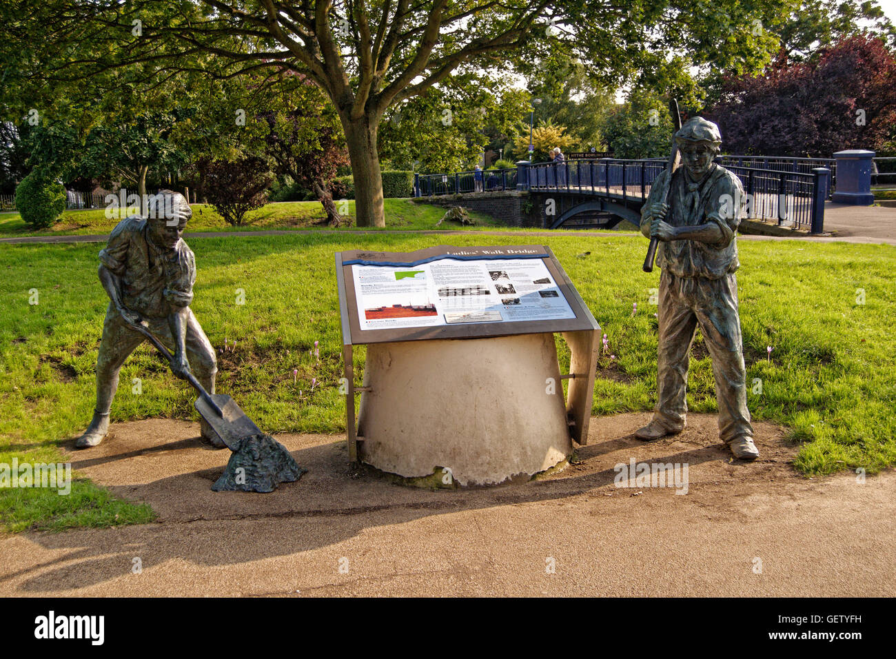 Bronze sculptures of navvies Stock Photo - Alamy