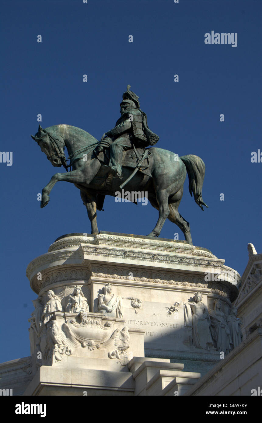 Bronze statue of Victor Emmanuel II at the top of the Altare della ...