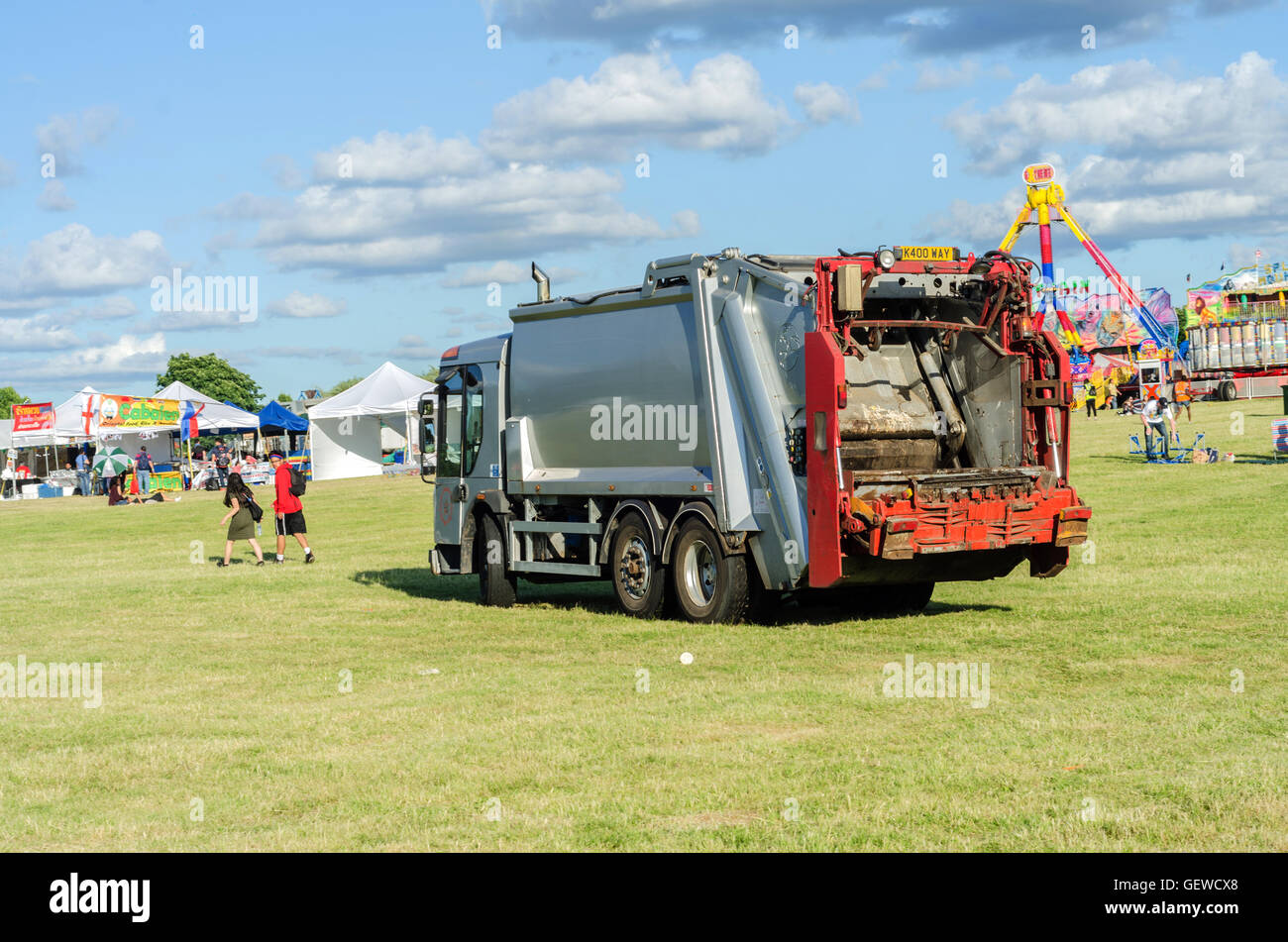 Bin lorry hi-res stock photography and images - Alamy