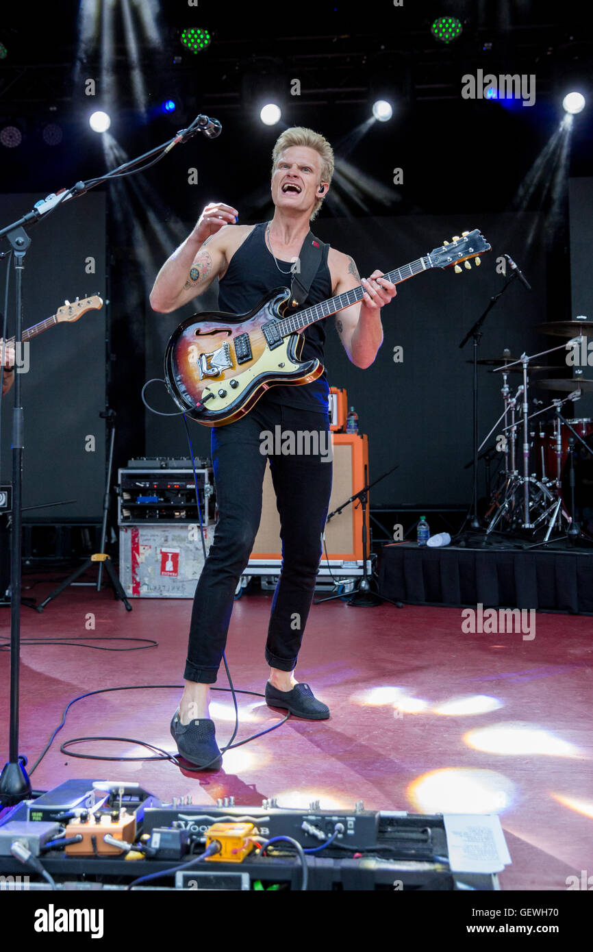 Mother Mother's Ryan Guldemond Performs at Calgary Stampede Coca Cola ...