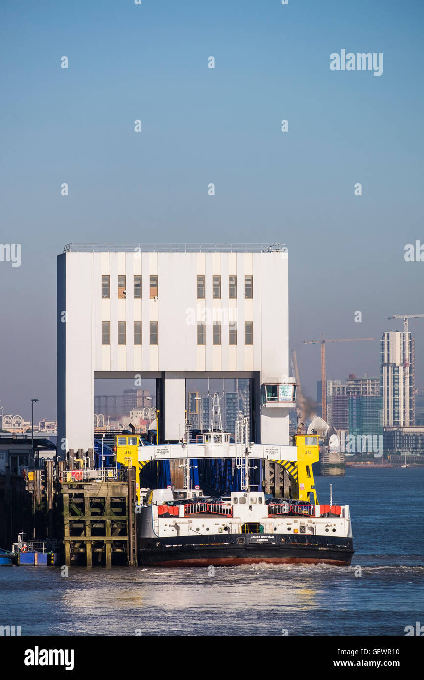 Woolwich Ferry, River Thames, London, England, U.K Stock Photo - Alamy