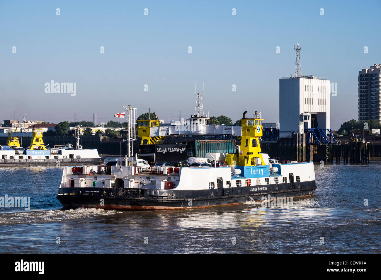 Woolwich ferry hi-res stock photography and images - Alamy