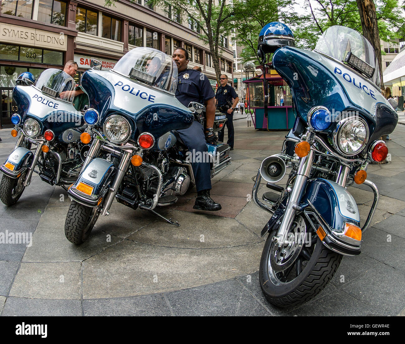 Emergency motorbikes hi-res stock photography and images - Alamy