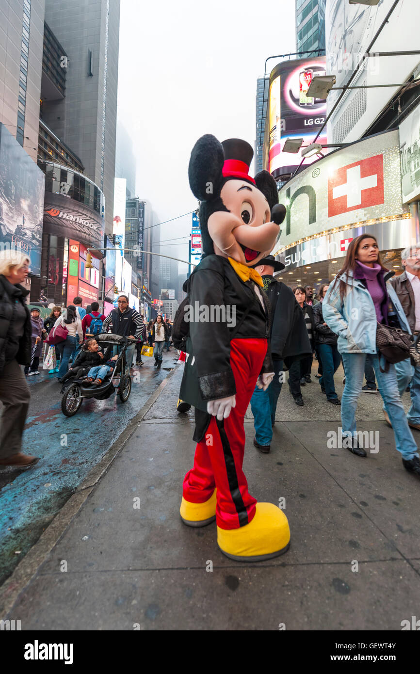 Mickey Mouse costumed character in Times Square Stock Photo - Alamy