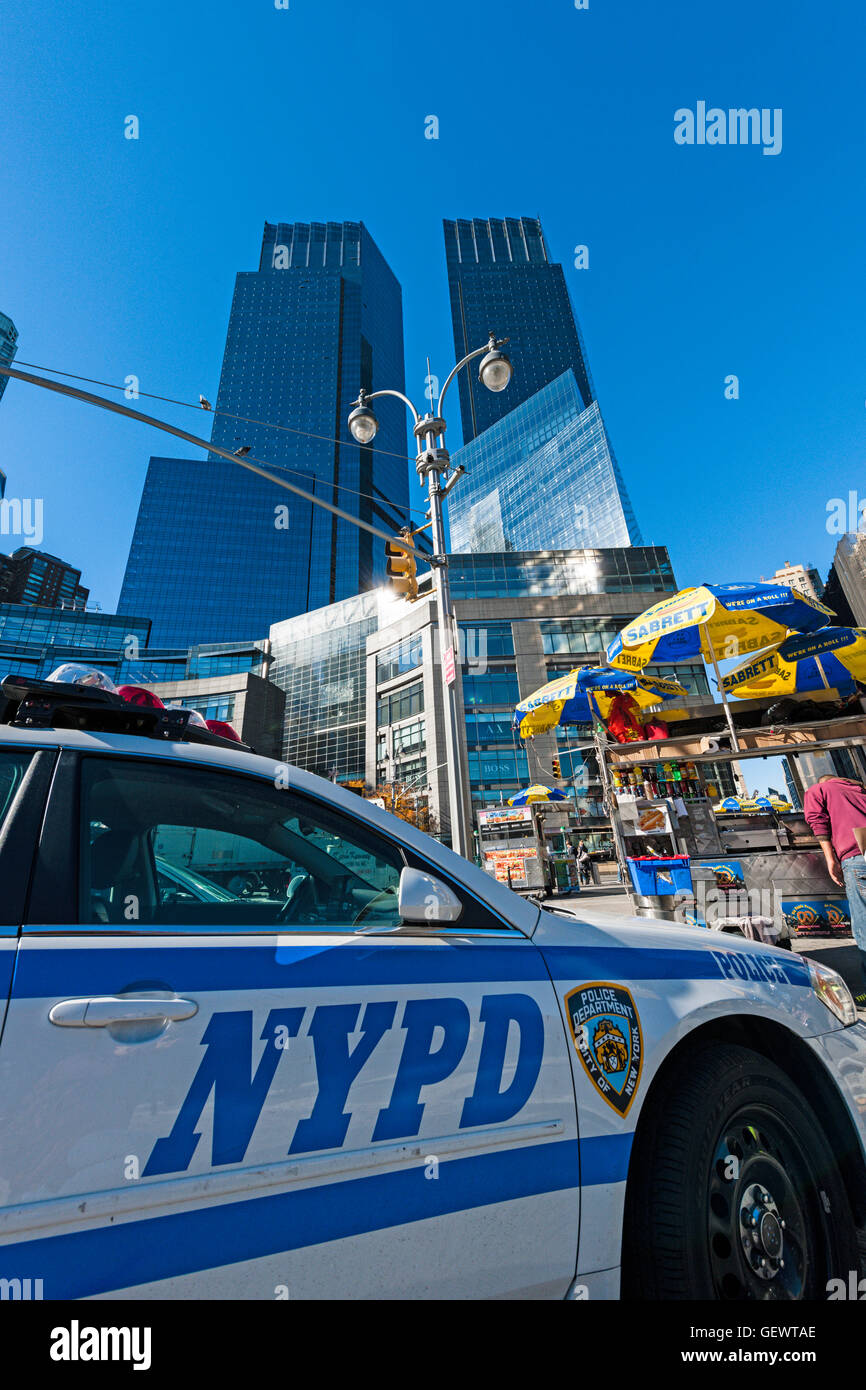 Detail of police car on Columbus Circle Stock Photo - Alamy