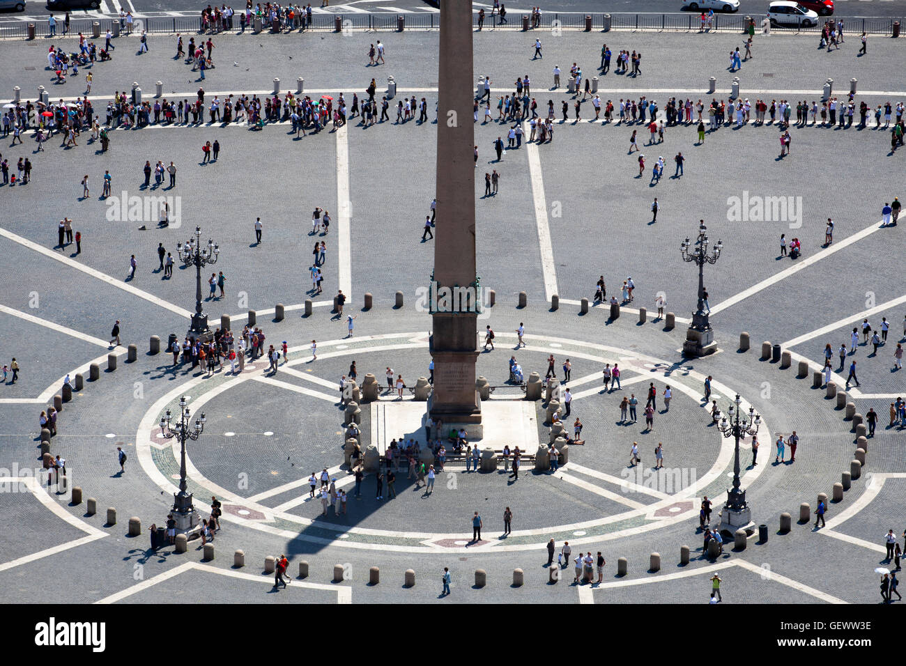 Square from above hi-res stock photography and images - Alamy