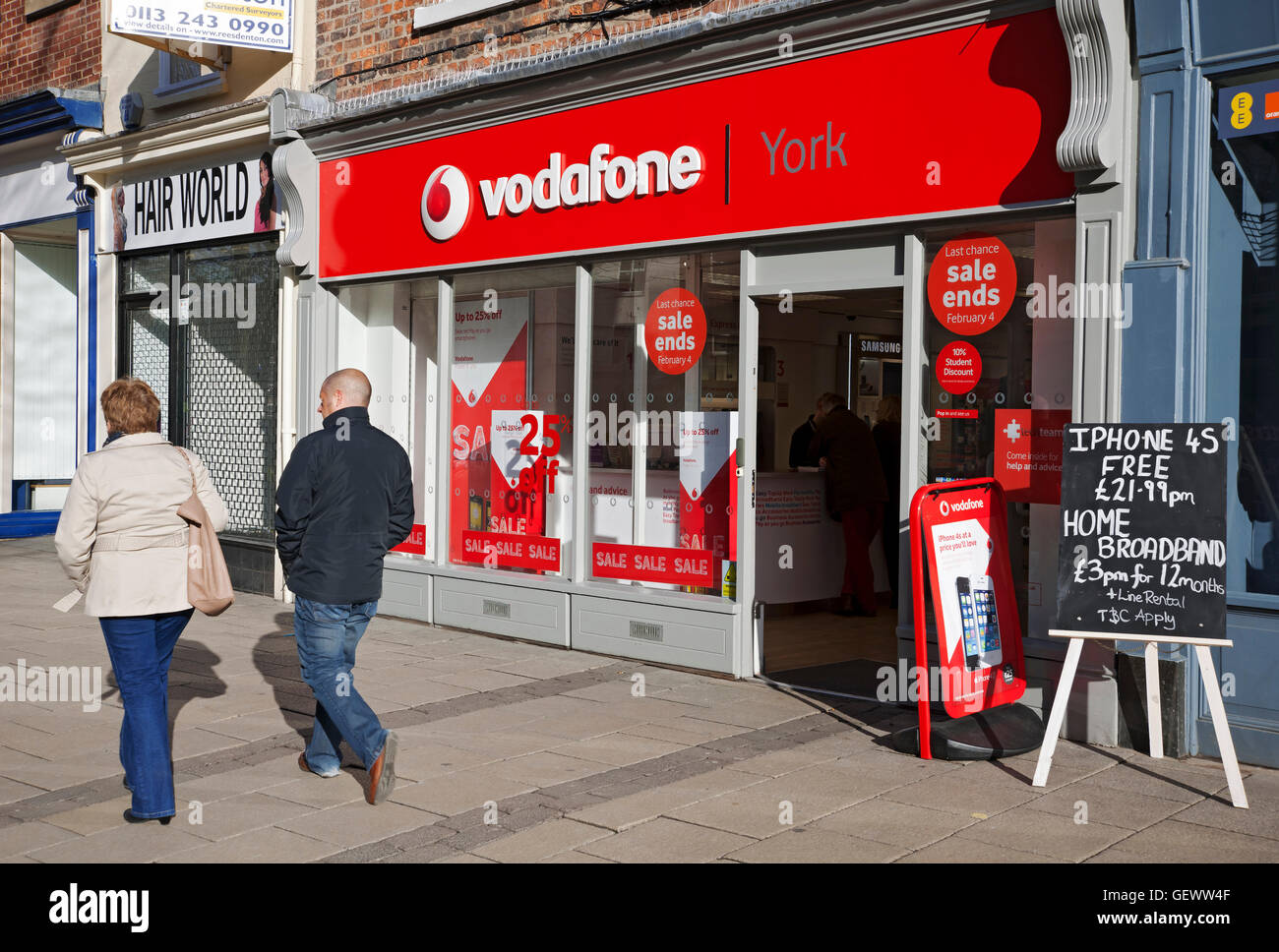 Vodafone High Street Stock Photos & Vodafone High Street Stock Images ...